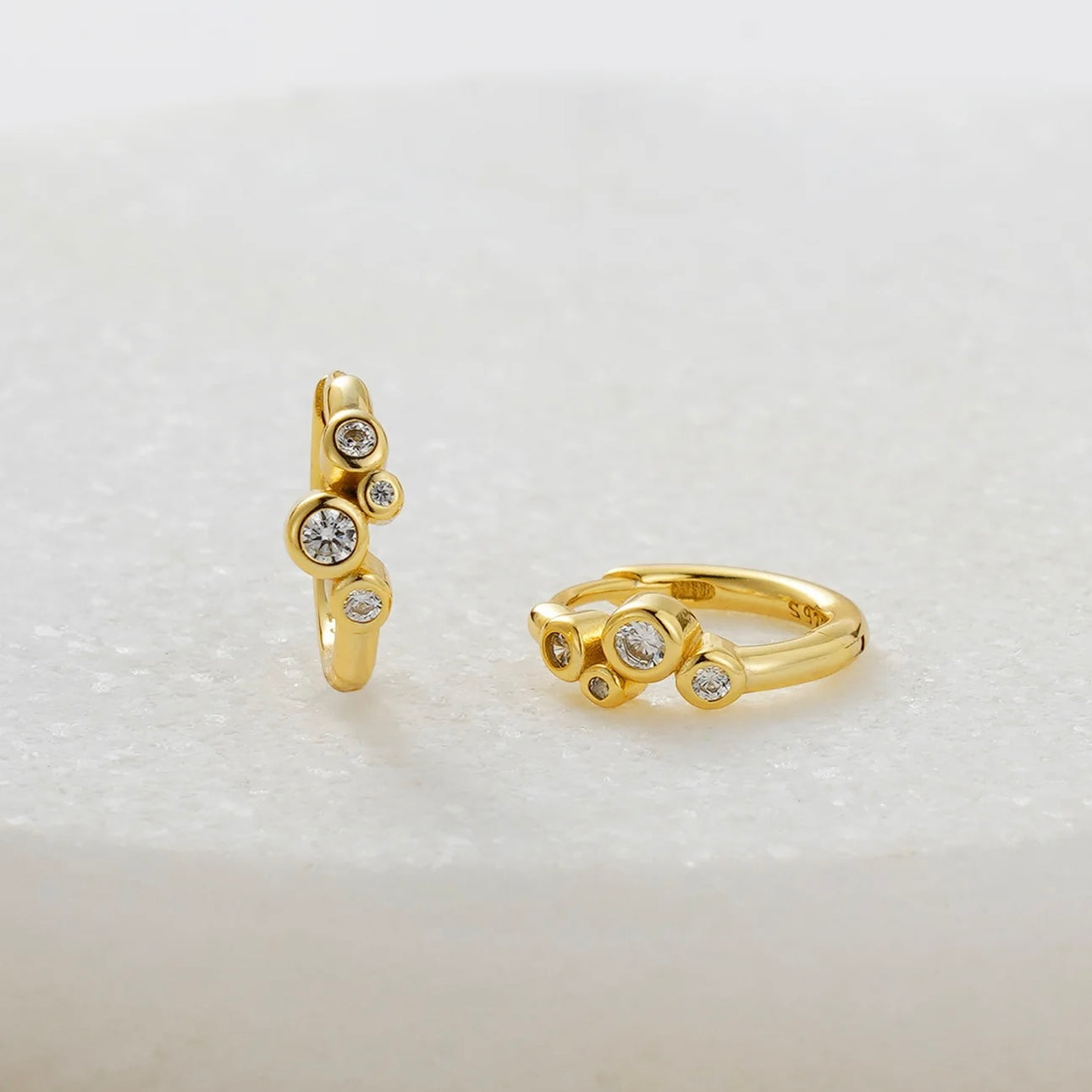 Amy Huggie | Gold– Relax & Entertain