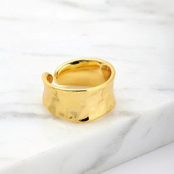 Bianca Ring | Gold– Relax & Entertain